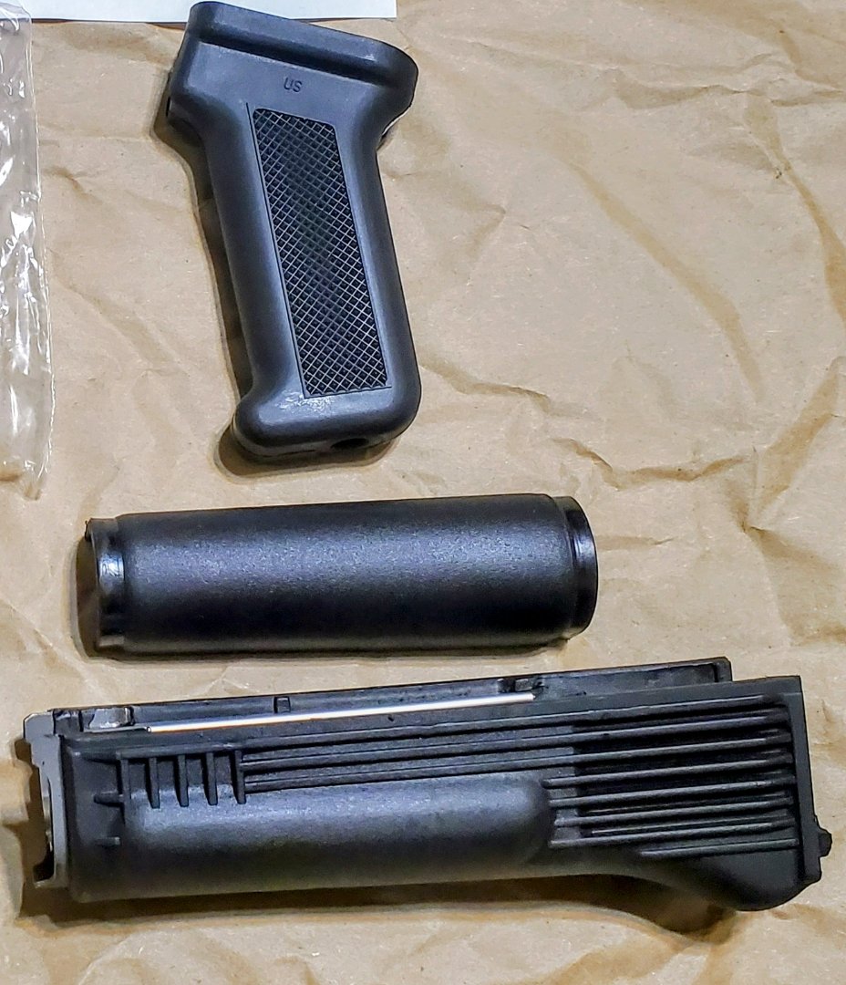 ARSENAL US POLYMER MILLED HANDGUARD SET W/GRIP | Combloc Market