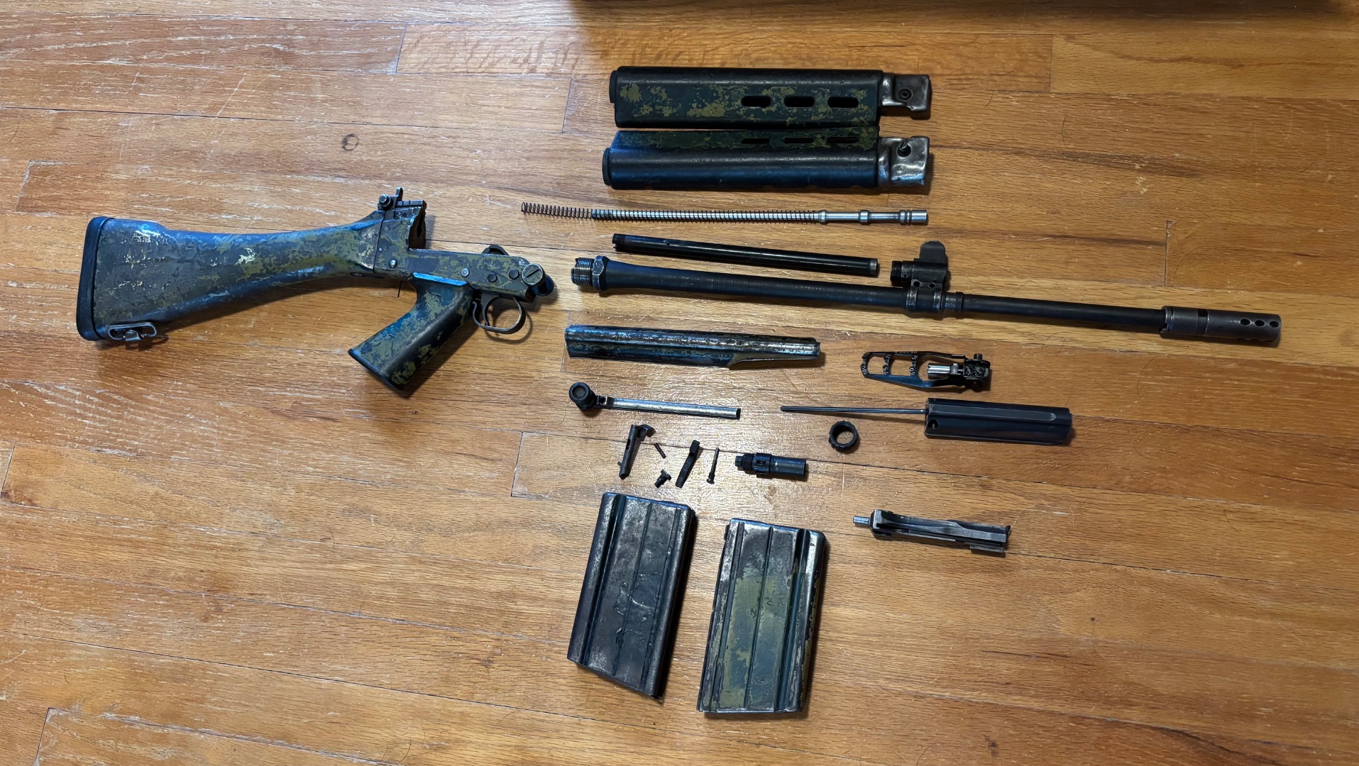 REDUCED - Rhodesian FAL kit and mags | Combloc Market