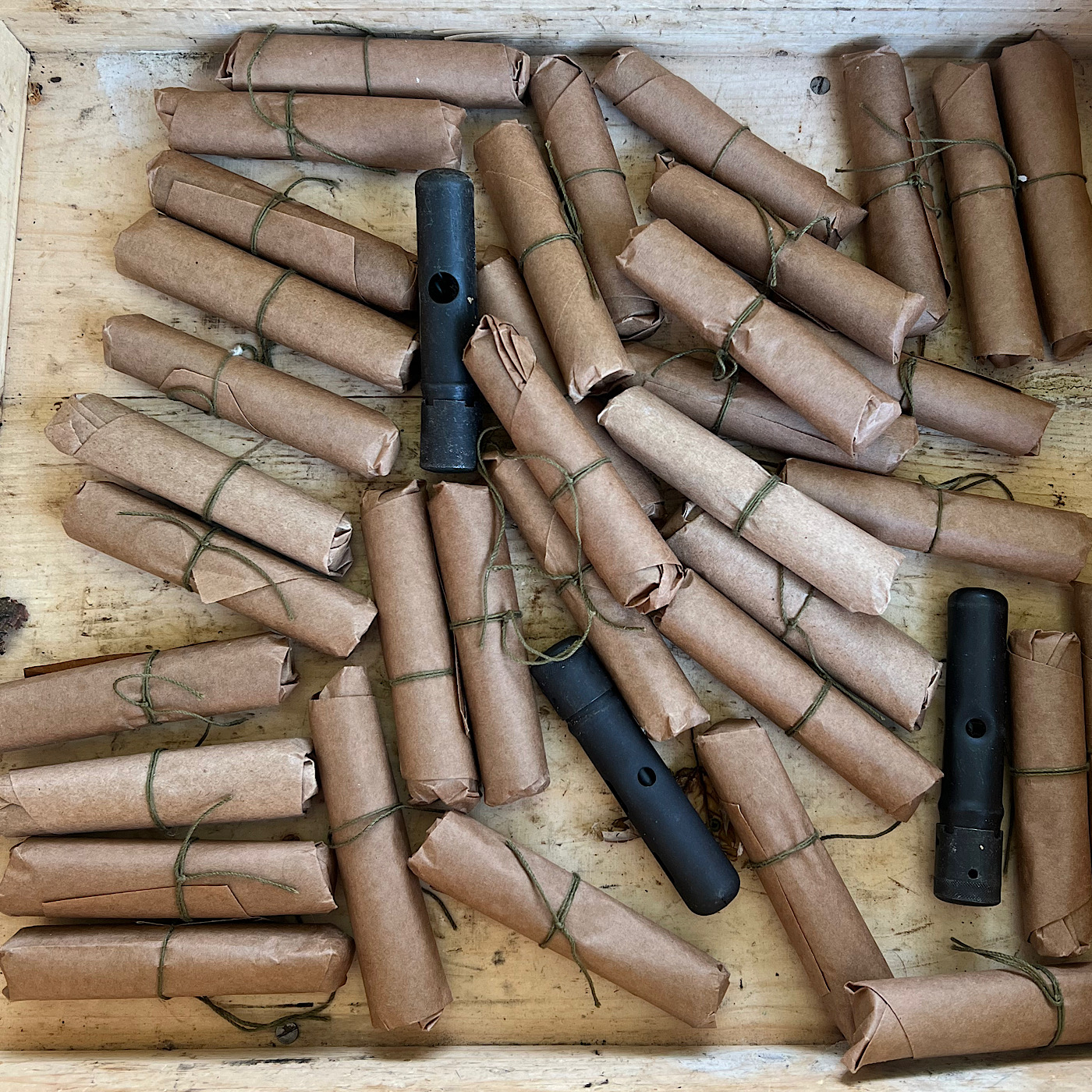 Romanian Cleaning Kits - NOS | Combloc Market