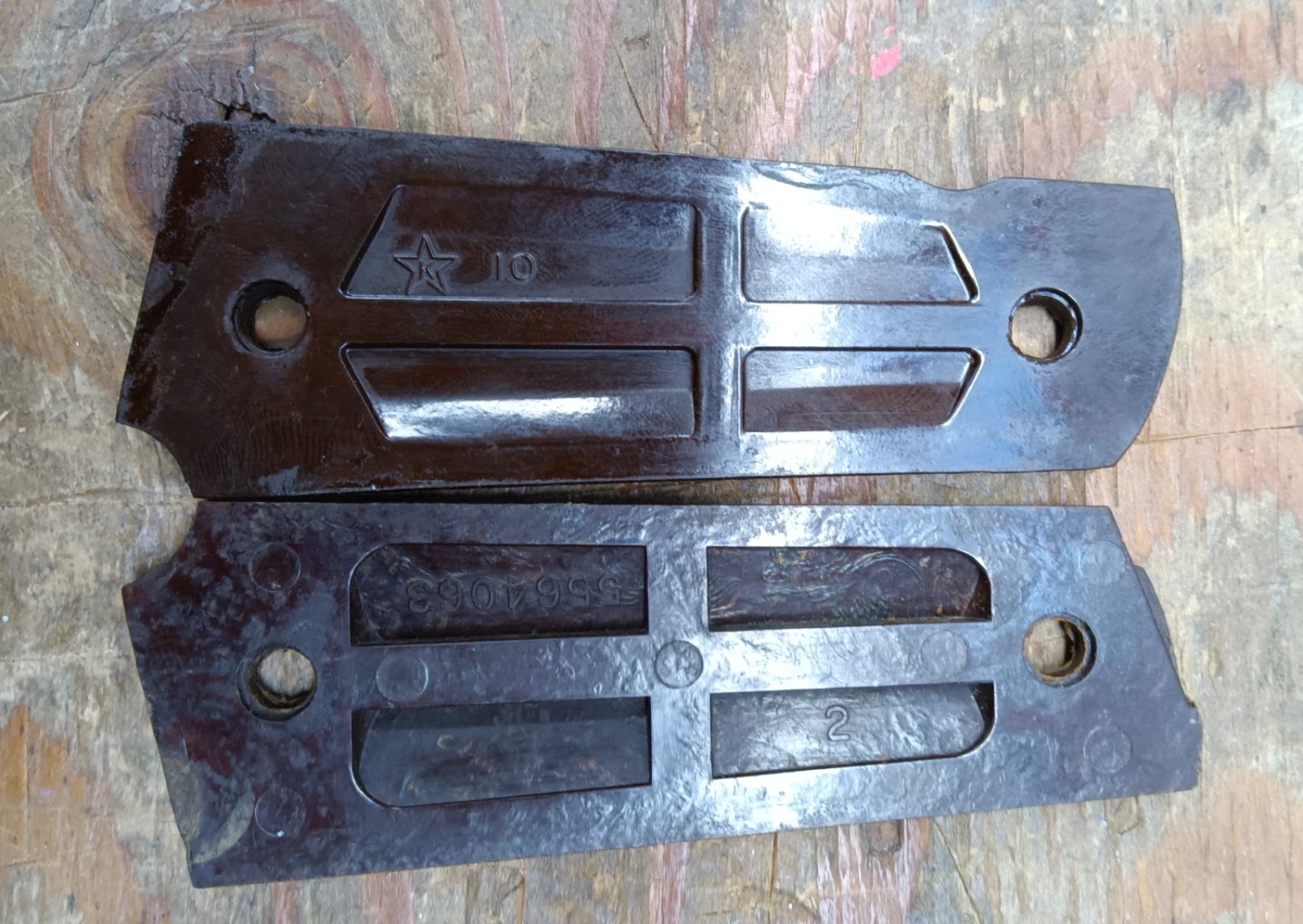 USGI Colt 1911 grips | Combloc Market